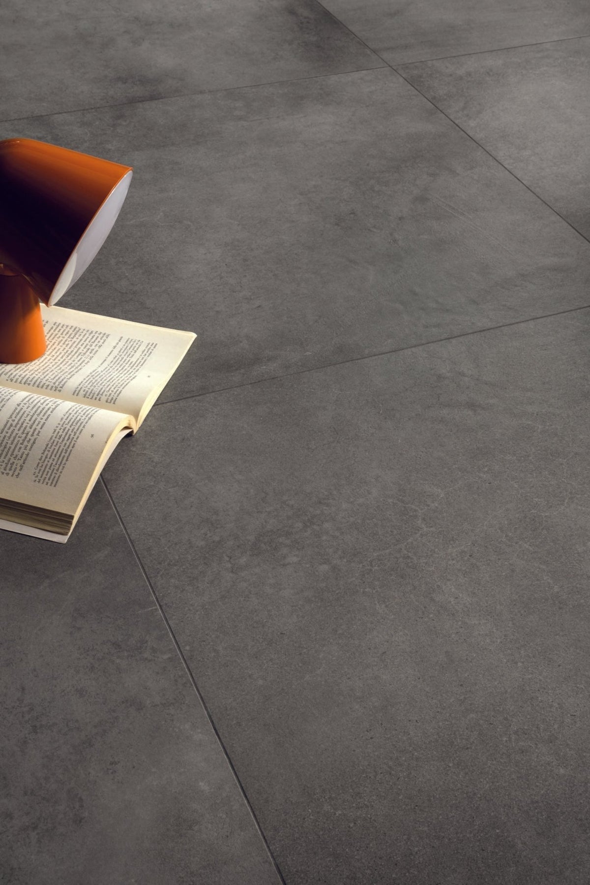 Piso tipo Piedra Wide -Steel | Interni